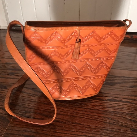 Unisa | Bags | Unisa Boho Tan Leather Bucket Shoulder Bag | Poshmark
